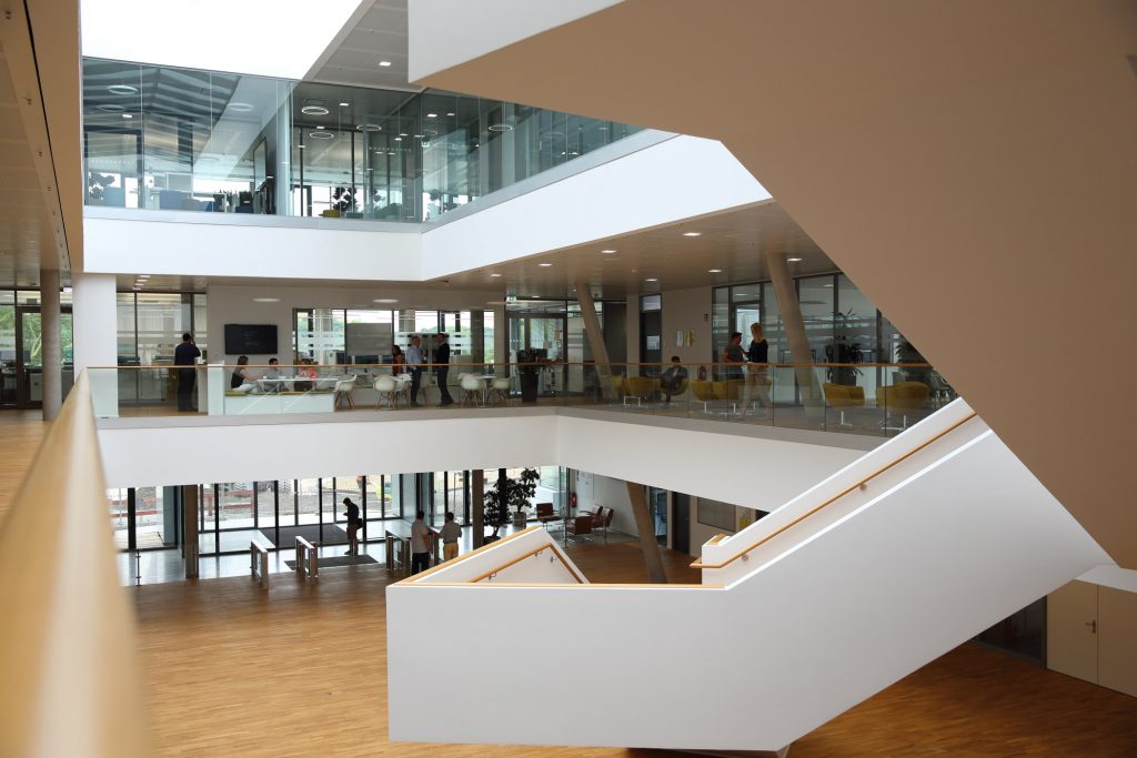Customer support center in Mannheim, Germany – Roche Spaces